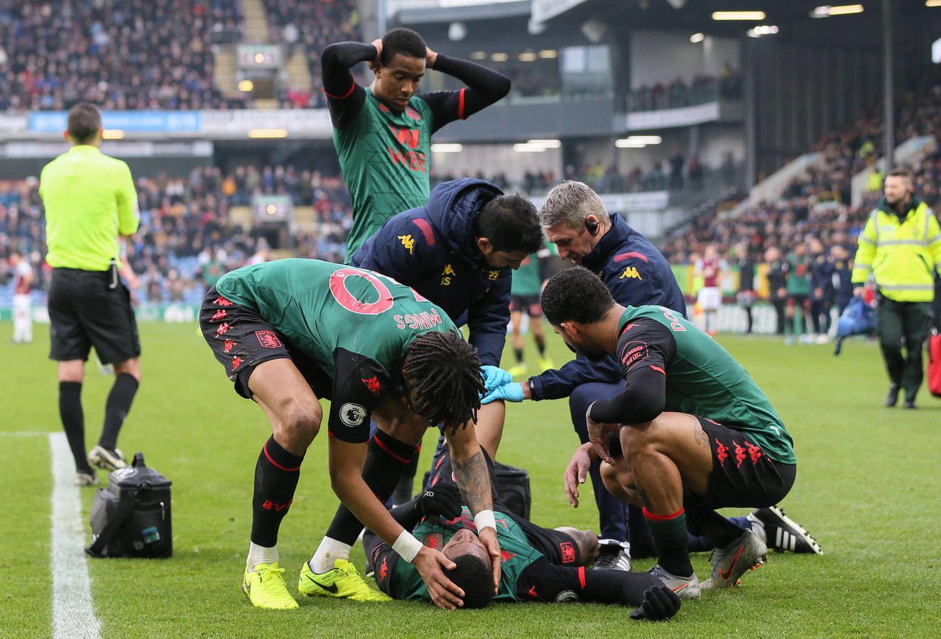 Aston Villa rest van het seizoen zonder keeper Heaton en spits Wesley ...