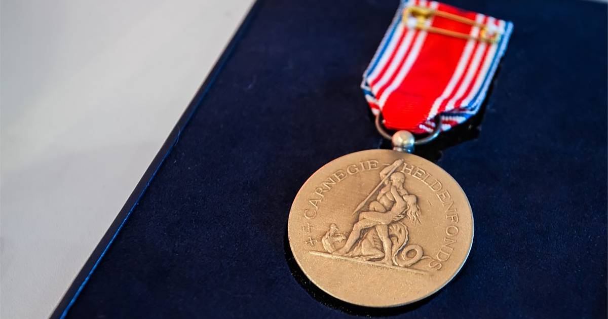 Chris van Wanrooij uit Zeeland krijgt onderscheiding voor redden van ...