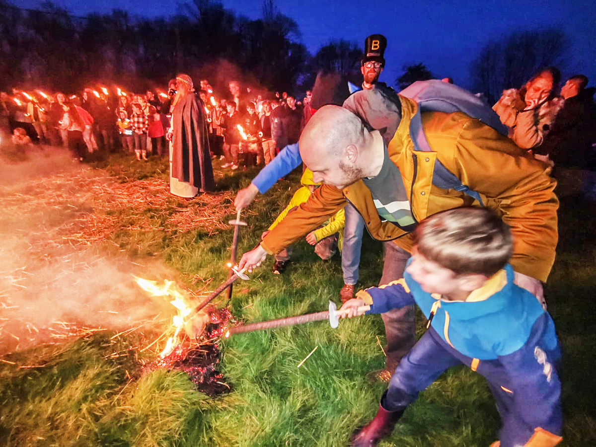 Druïde Joël Bouten (72) loopt voor 49ste keer mee met Borelle: “Als ’s ...