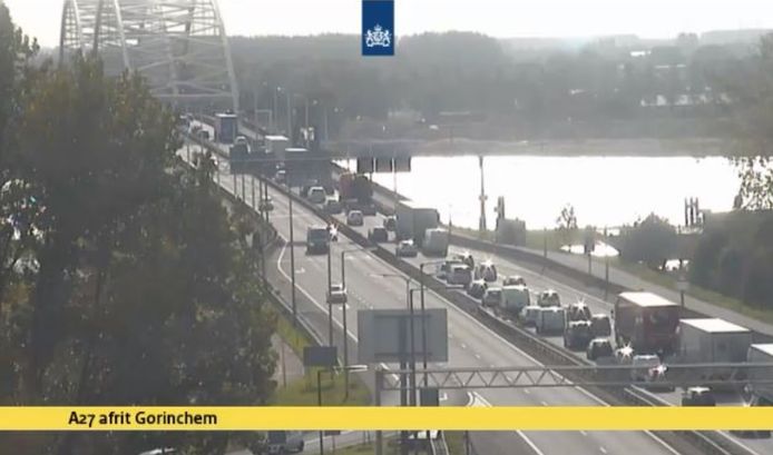 Vertraging op A27 tussen Hank en Gorinchem na ongeluk bij Merwedebrug afgenomen | Waalwijk ...