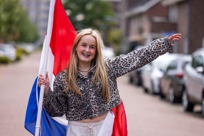 Veerle is pas 15, maar toch kan de vlag uit | Westland | AD.nl