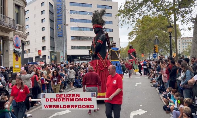 Reuzen Mars, Indiaan en Goliath schitteren in Barcelona | Dendermonde ...