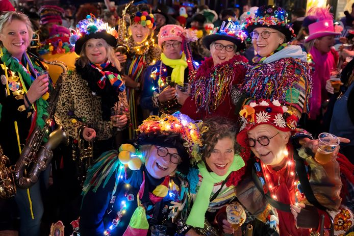 Stratumseind luidt carnaval in op ‘11-11’: ‘Zoals vanouds, het kèn weer ...