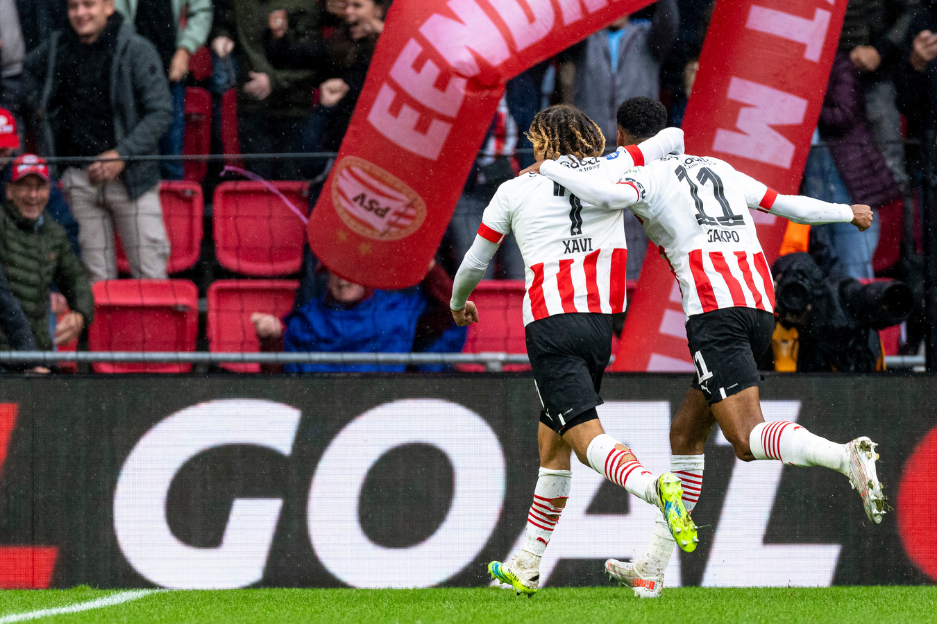 Psv Start Maandag Met Open Training Weer Op Voor Dozijn Duels Tot Het
