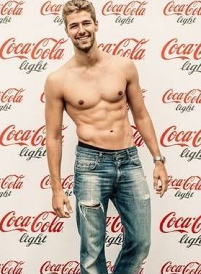 'Coca-Cola Light'-man Tuur Roels is nieuwe Mega Toby: “Wie weet kom ik dankzij mijn rol de ...