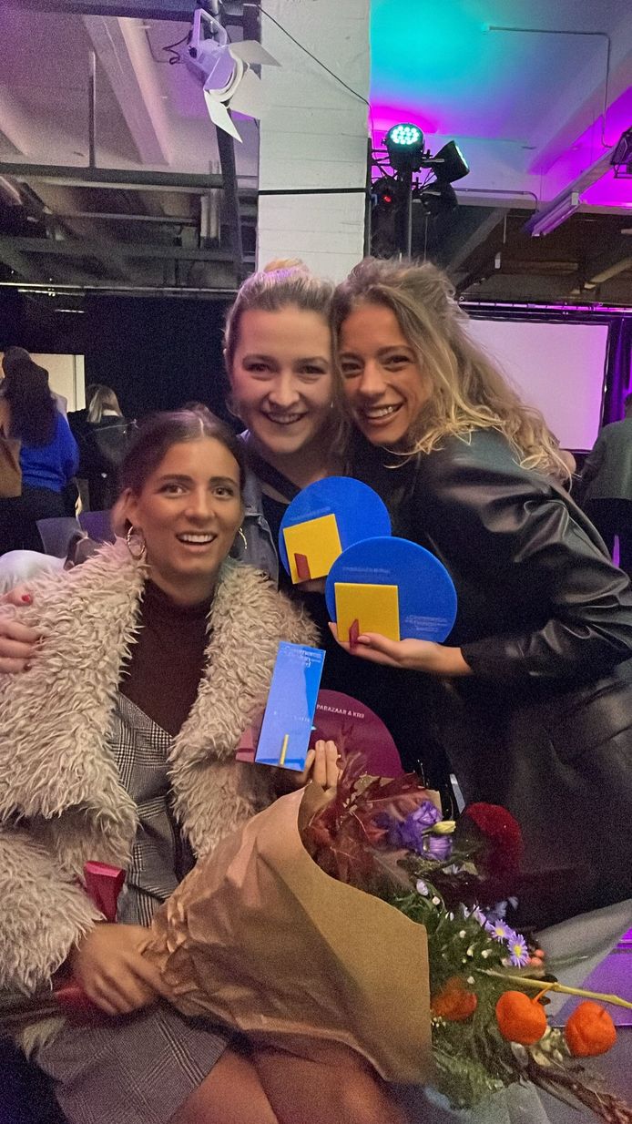 IN BEELD. Zussen Charlotte en Céline winnen Commerce Design Award voor ...