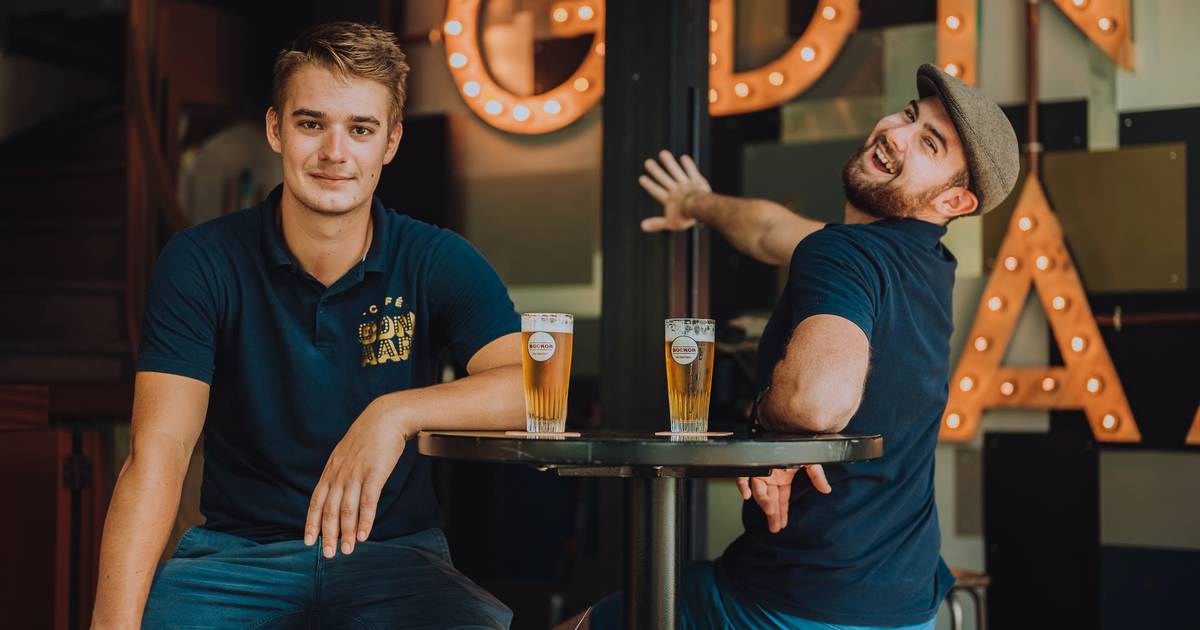 Café ‘De Gouden Aap’ toont alle WK-matchen op groot scherm: “Elke goal ...