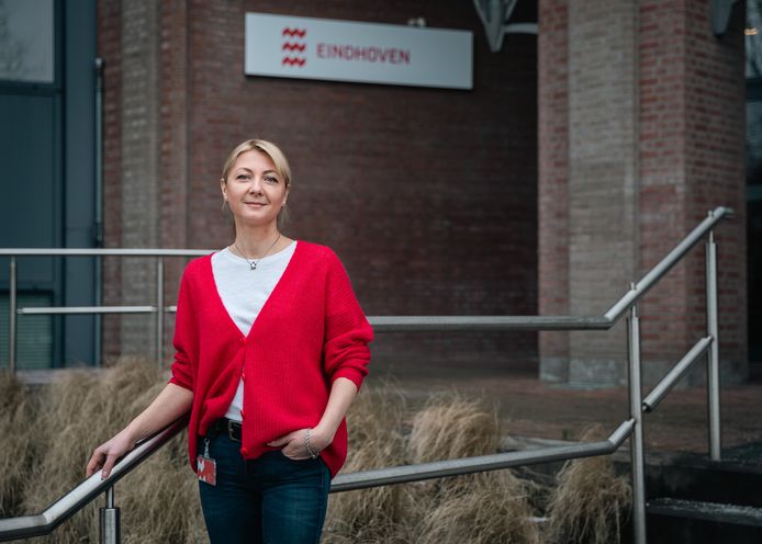 Maria werkt bij de gemeente Eindhoven én aan de wederopbouw van haar ...