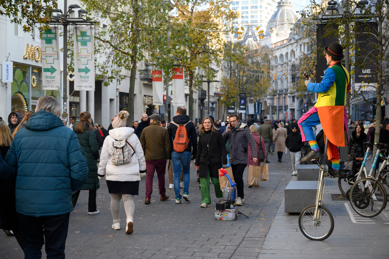 Winkeldief met diepvrieszak op pad op de Meir | Foto | hln.be