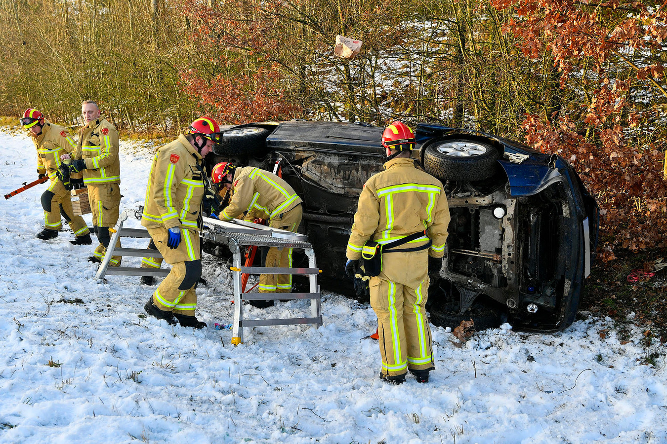 Dronken automobilist met auto in de greppel beland op de N2 bij ...