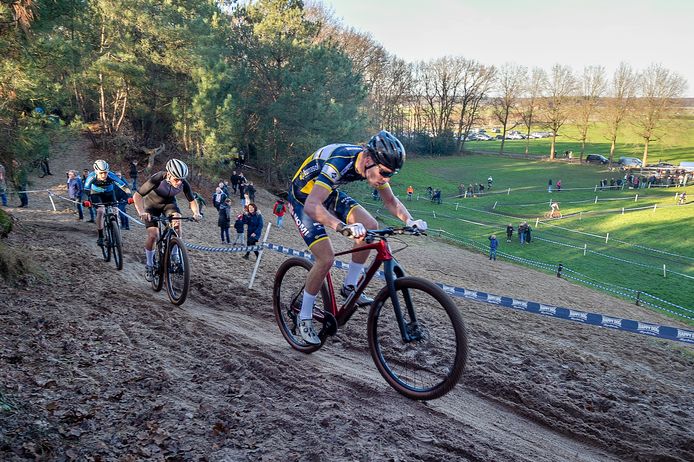 Veldrit op Tiestenduin als voorproefje NK 2026: ‘Crossen in West-Brabant cruciaal voor de ...
