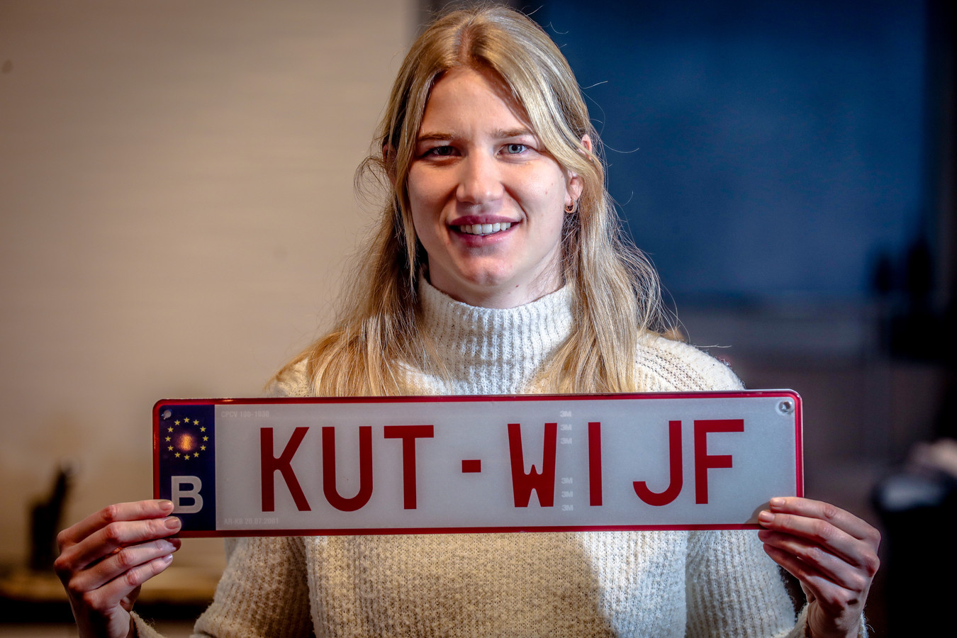 Het ‘KUT-WIJF’ van Elodie (27) heeft een nieuwe eigenaar: “Waarom ik ...