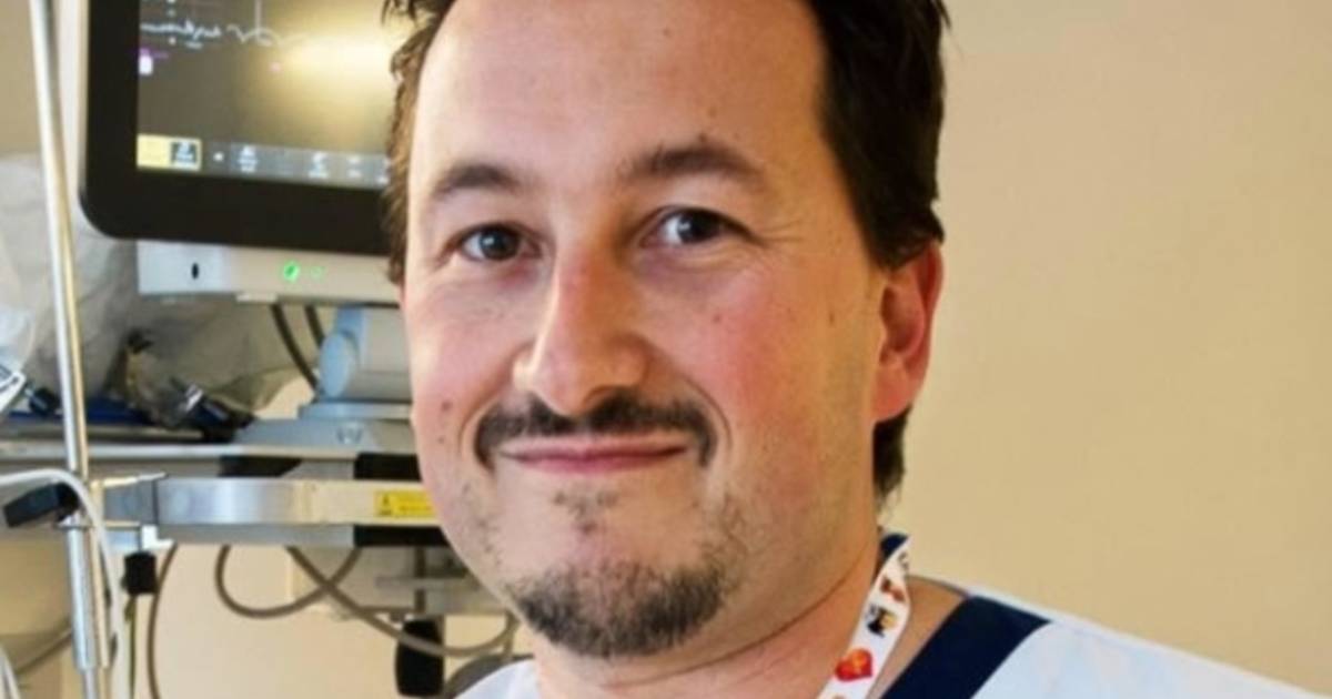Contaminé, le chef des soins intensifs du CHC de Liège, Philippe Devos ...