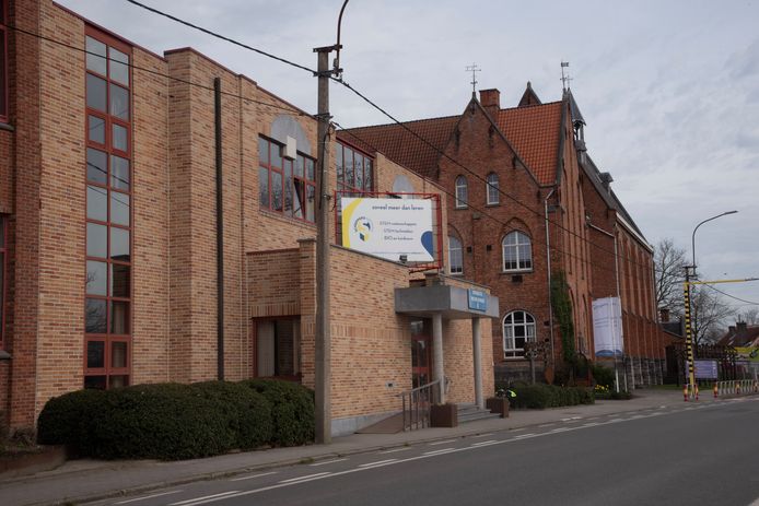 Scheppers zamelt oude gsm’s in | Wetteren | hln.be