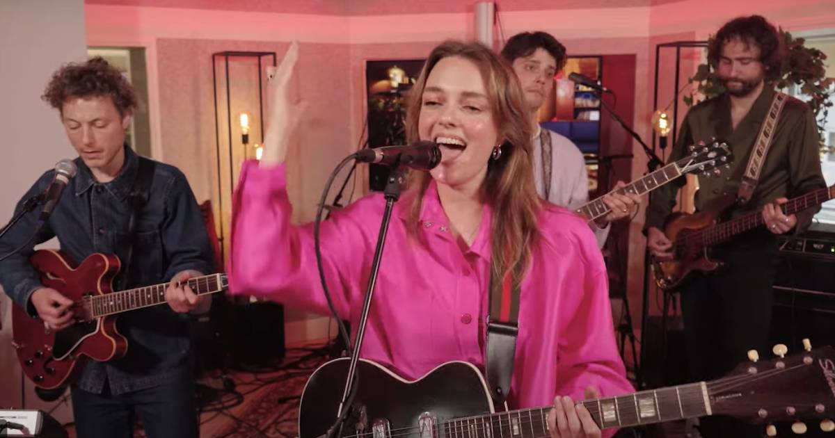 Breekt Haagse band The Indien door? Topsong op Radio 2 en binnenkort in ...