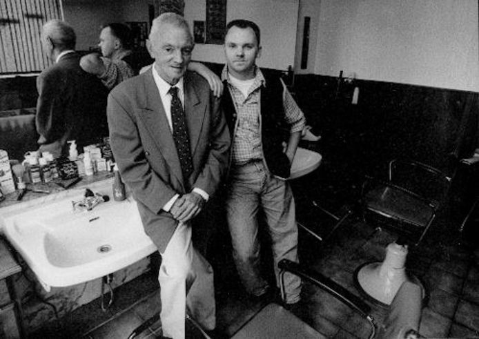 Kapsalon Rengers viert het gouden jubileum door te knippen en te ...