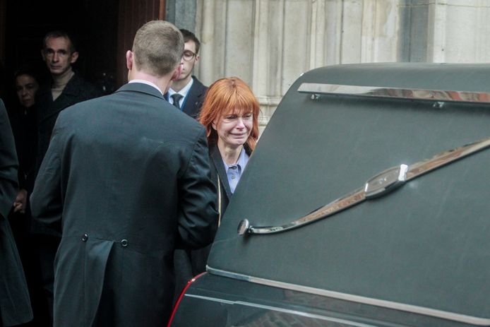 Axelle Red ontroostbaar bij afscheid van haar vader | Showbizz | hln.be