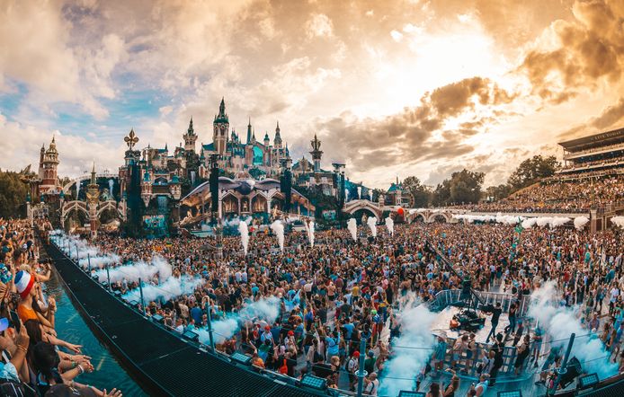 Uitverkocht Tomorrowland Winter van start in Franse Alpen | Muziek | hln.be
