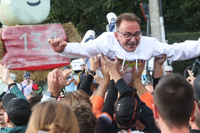 Schepdaal schreeuwt ‘hun’ Remco naar de overwinning in De Rustberg ...