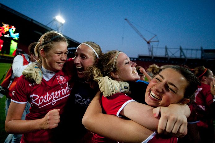 Van de eerste schaaluitreiking tot en met de negende voor recordkampioen FC Twente Vrouwen: hier ...