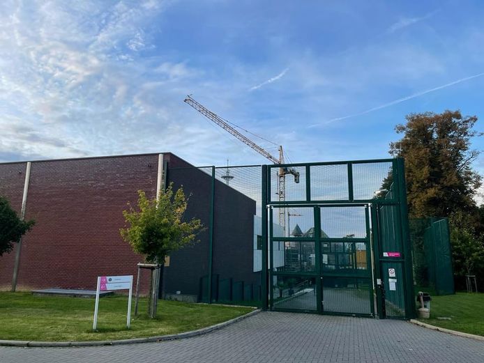 Voor derde keer in drie weken tijd klimt jeugddelinquent over poorten ...