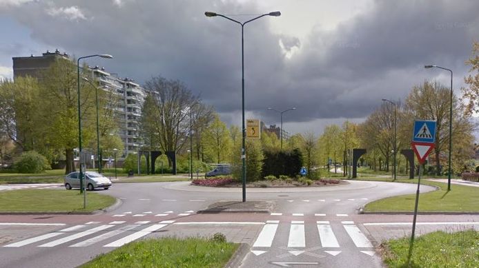 Fietsers in Soest vallen straks beter op door knipperende lampjes bij rotonde | Amersfoort | AD.nl