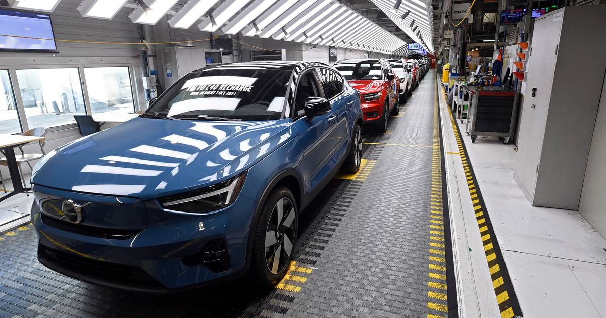 Volvo bouwt nieuwe fabriek in Slovakije | Buitenland | hln.be