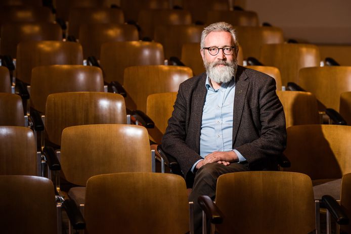 Theoloog Peter Nissen keert terug naar de rooms-katholieke kerk ‘uit ...