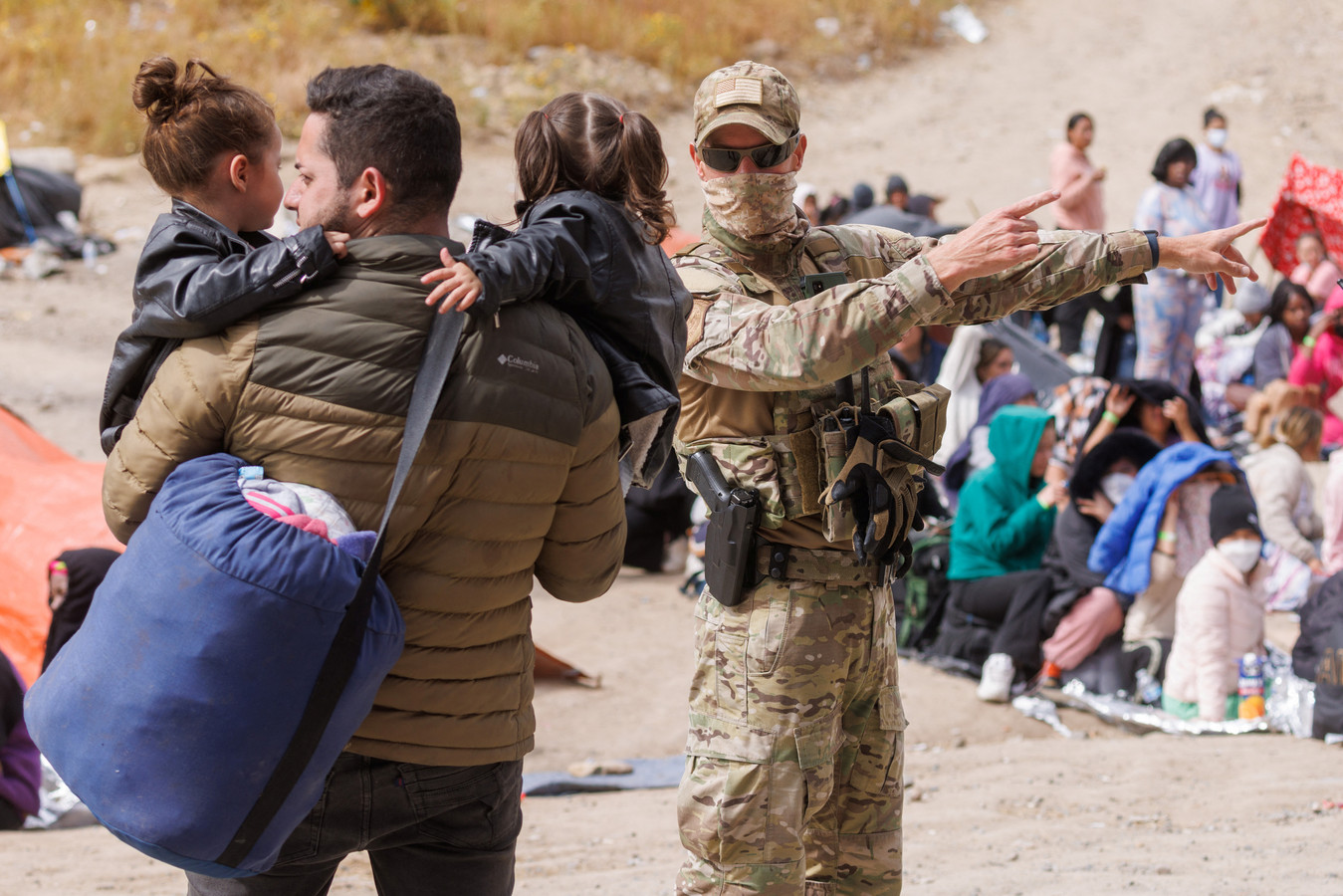 De wanhopige tochten van migranten in beeld: omstreden anti ...