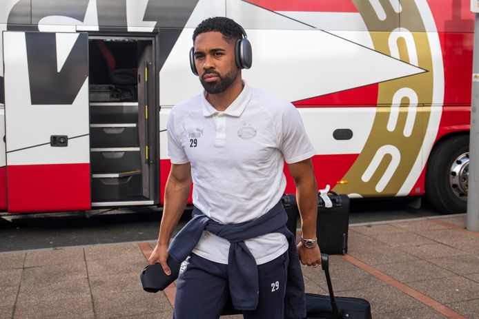 PSV-back Phillipp Mwene is liefhebber van transfers en elke ‘Here we go ...