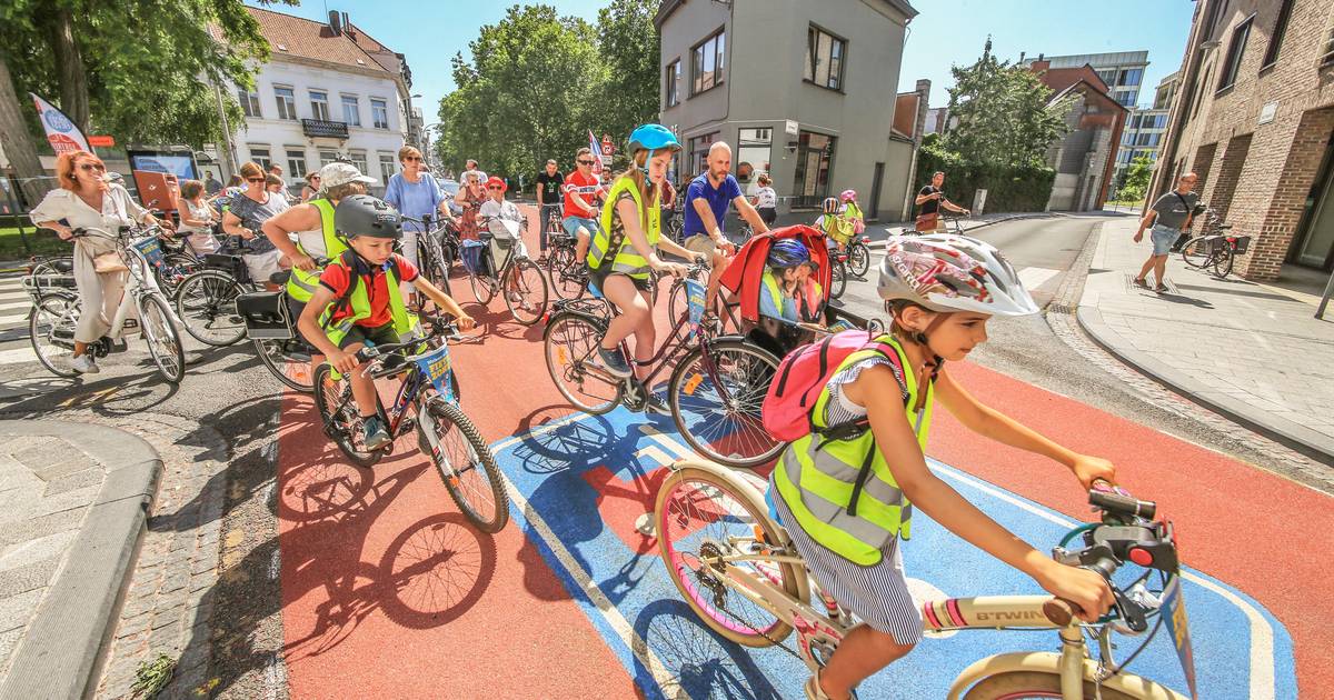 Eerste fietszone van Vlaanderen geopend: “In deze 74 straten zijn ...