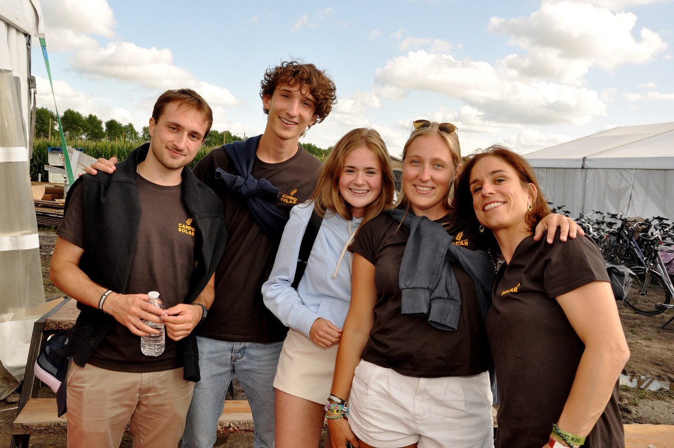 IN BEELD. Campo Solar in Damme start onder stralende zon | Foto | hln.be