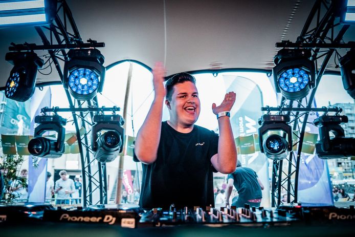 Klaas (21) wint MNM Start to DJ en mag op Ibiza in wereldberoemde club ...