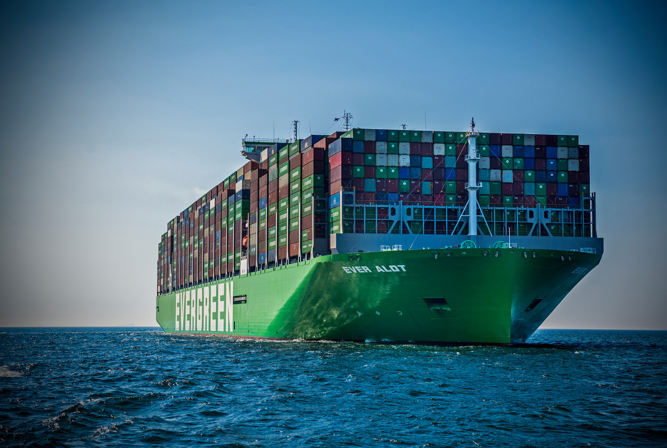 Grootste schip ter wereld komt aan in Rotterdam: prachtig, maar ook ...