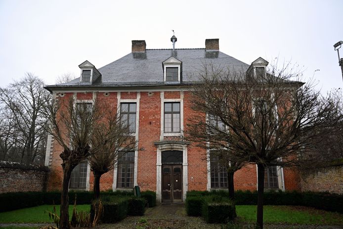 Oude pastorie in Lubbeek krijgt nieuw leven als kunsthuis, met plek ...