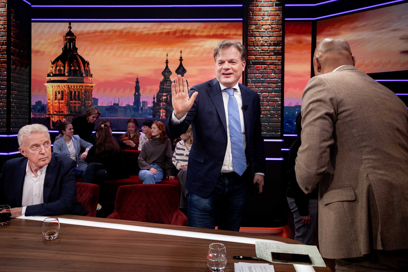Het Omtzigt-debacle: maandagochtend gaf hij de anderen nog vier pagina ...