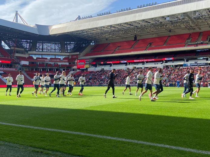 PSV-fans draaien op open training warm voor titelfeest, Hans van ...