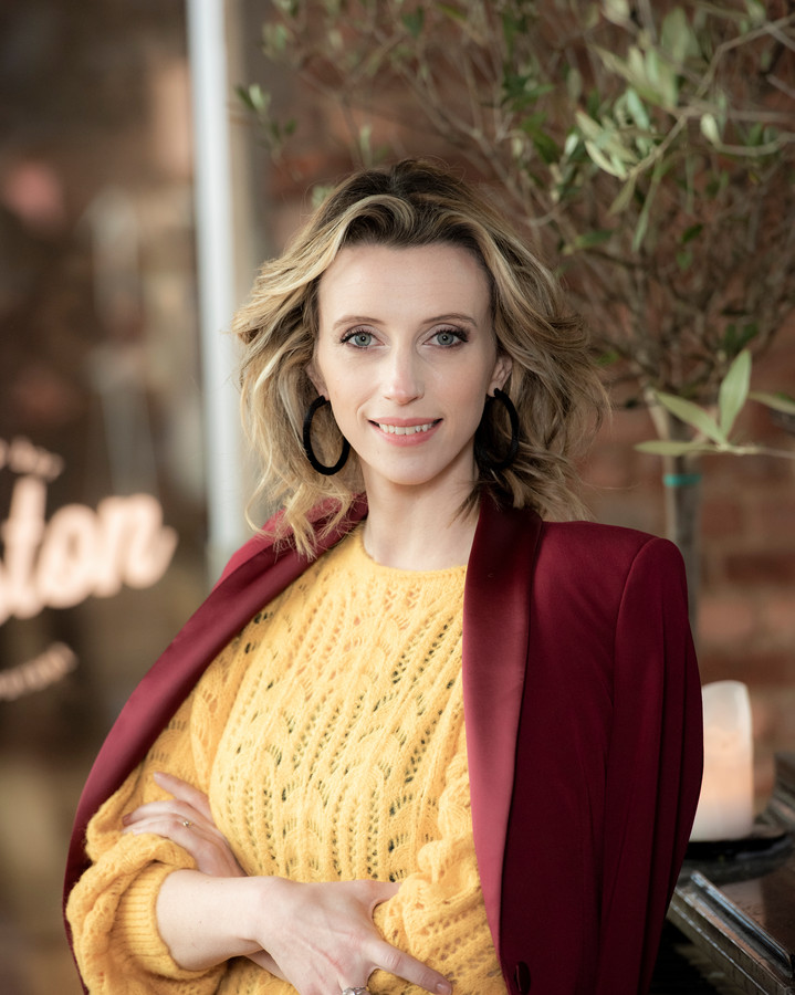 ‘Thuis’-actrice Tine Priem in alle stilte getrouwd: “Ik hou voor altijd ...