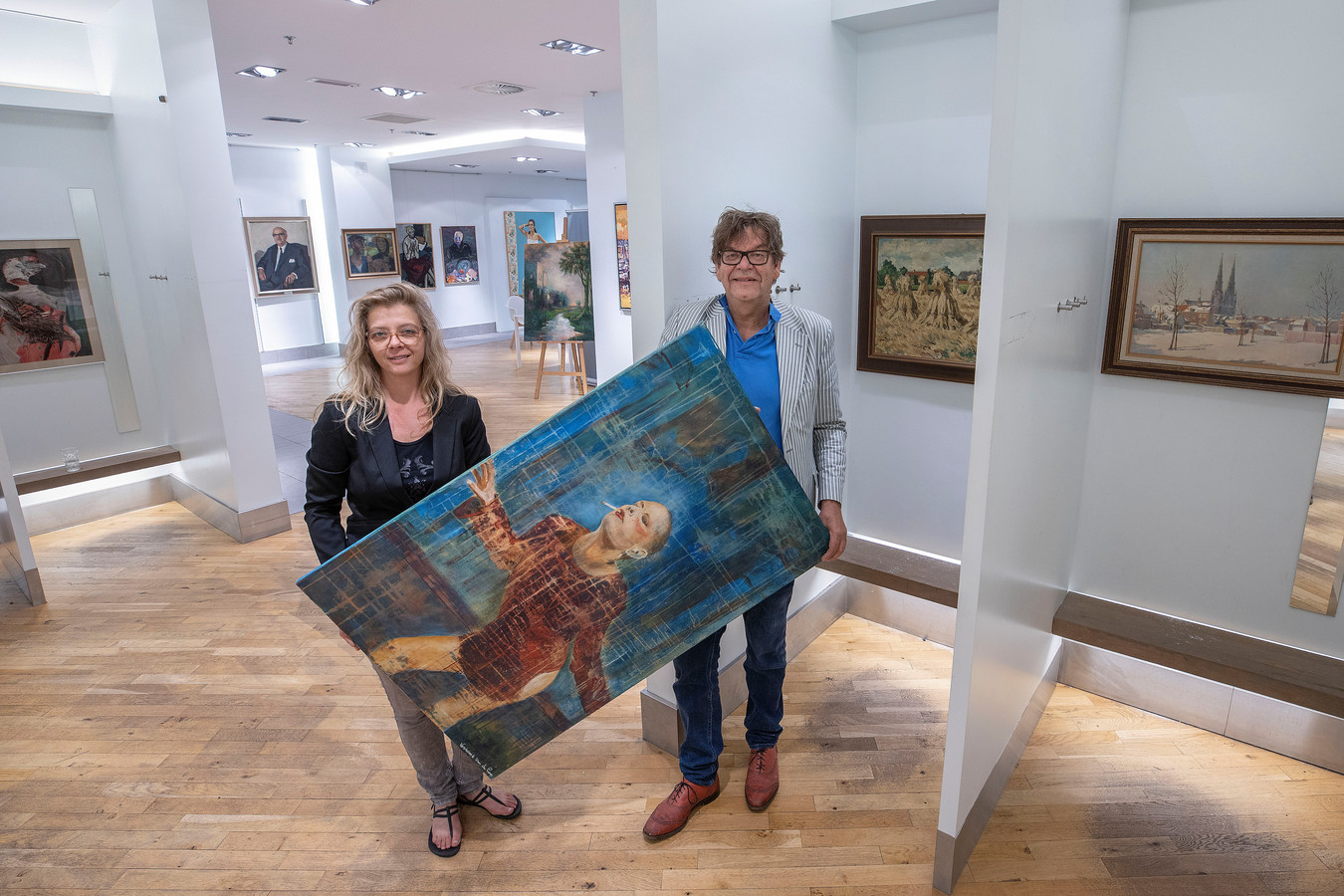 Er hangt geen jurk, maar Eindhovense kunst in het pashokje | Foto | AD.nl