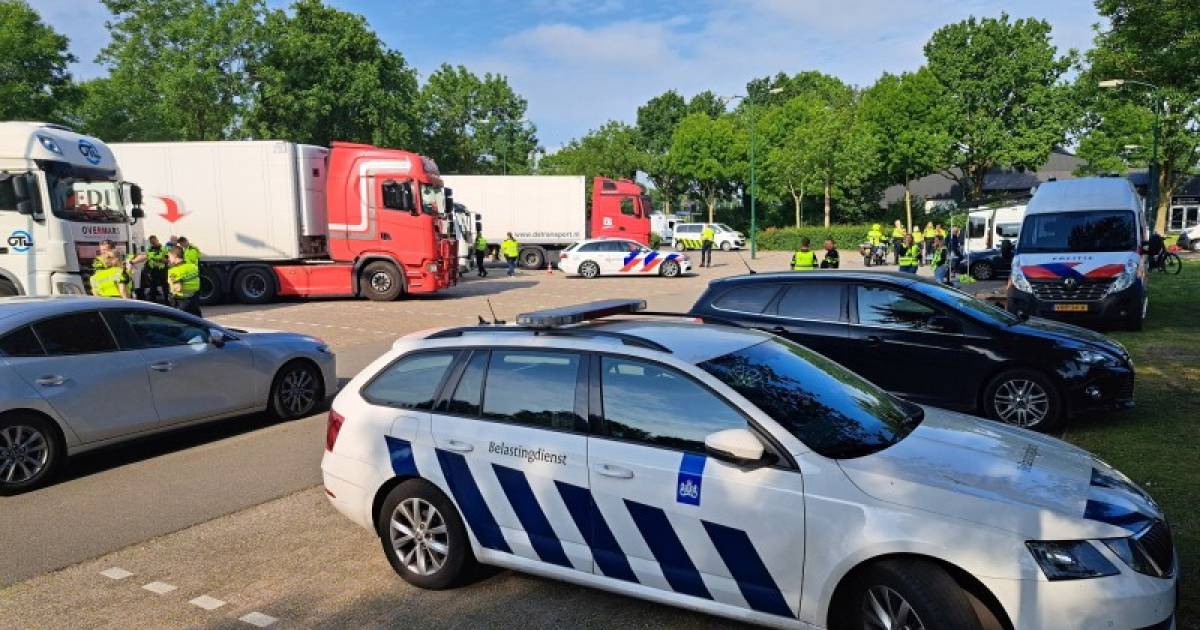 Grote controle rond criminaliteit in transportsector: acht auto’s in beslag genomen in Lelystad ...