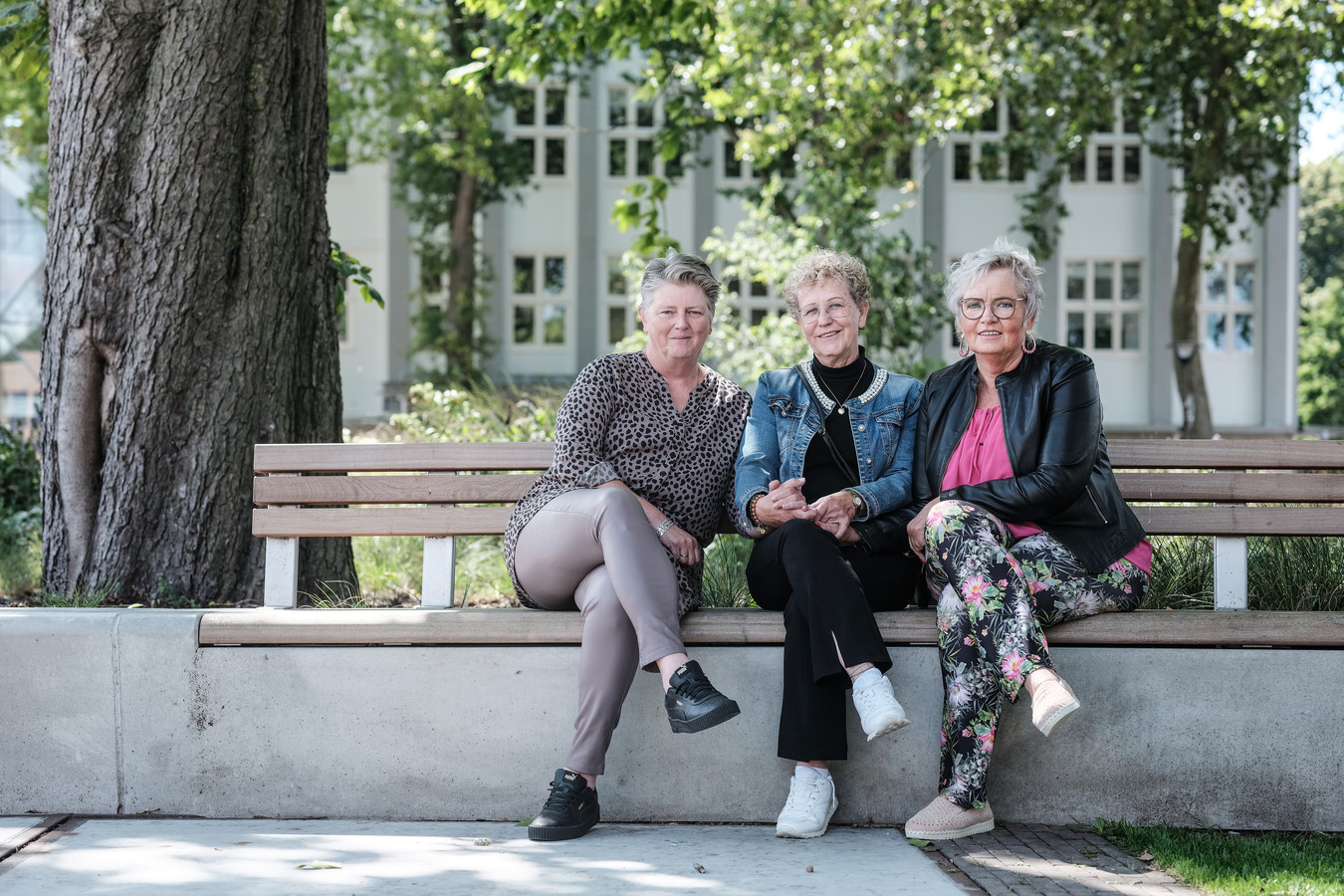 Deze drie vrouwen delen het onvoorstelbare: ‘Té bizar dat dit binnen ...