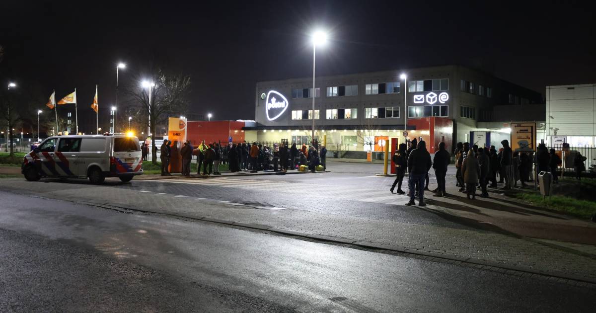 Sorteercentrum van PostNL ontruimd vanwege verdacht pakketje | 112 ...