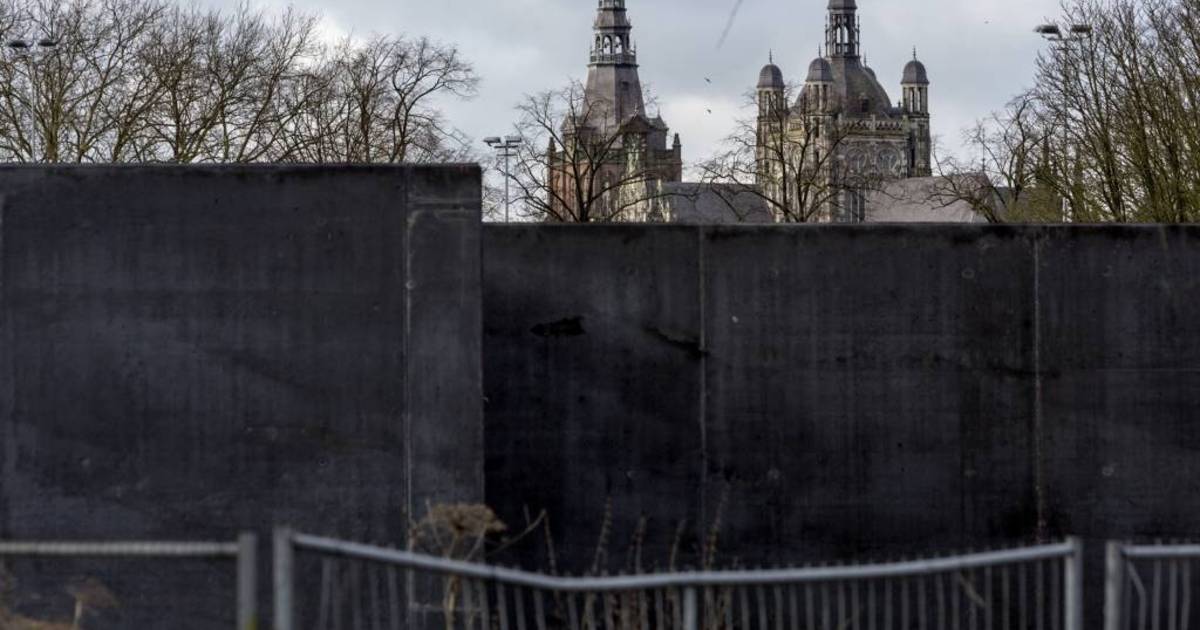 Rombouts opent tennisclub Pettelaer | Den Bosch | AD.nl