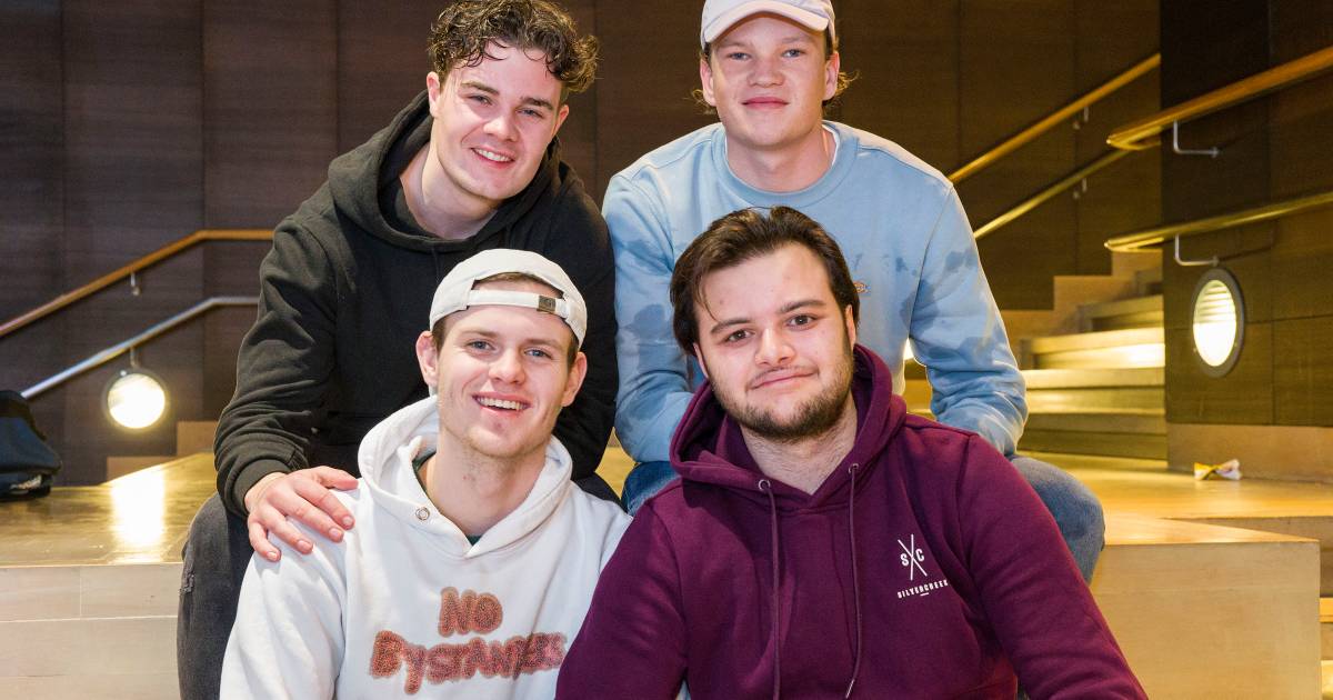 Viertal bedankt pleegouders voor ‘liefde, vrolijkheid en positiviteit ...