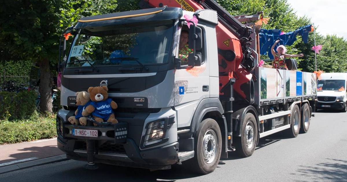 UNIZO organiseert zomerparade met gepimpte wagens in hoofdrol | Evergem ...
