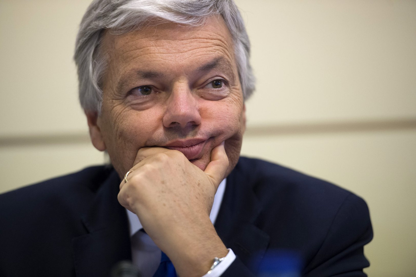 Reynders préfère être discret en Belgique et efficace à l'étranger ...
