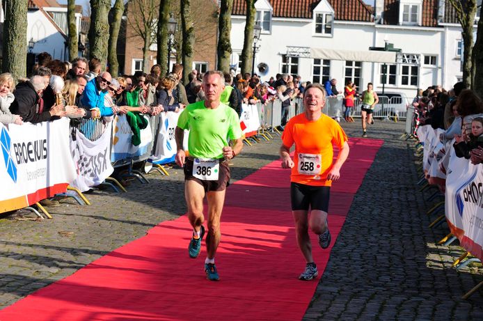 Deelnemers halve marathon van Harderwijk moeten weer over helse ...