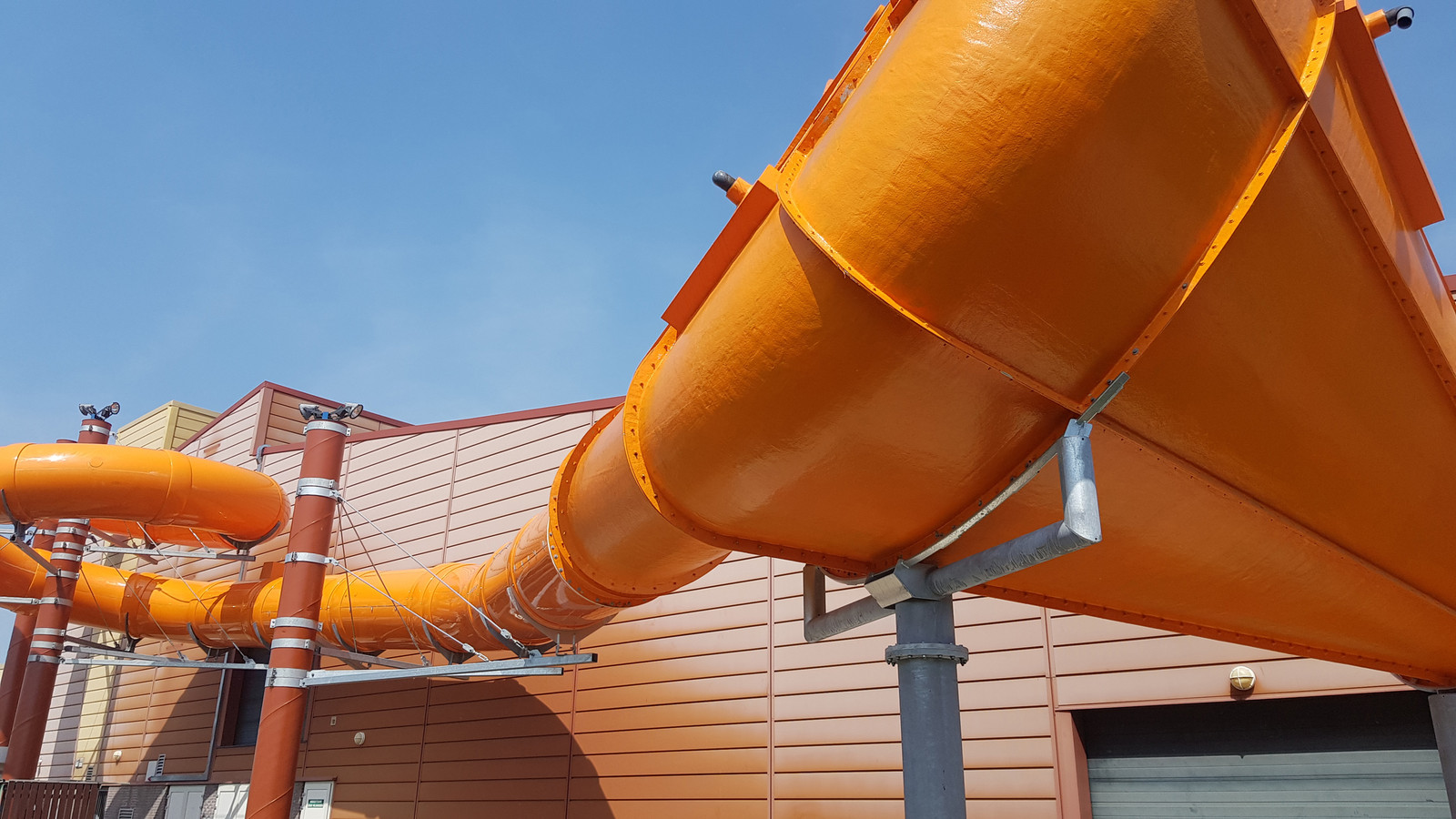 Nieuwe glijbaan Zwembad de Peppel in Ede gaat weer open | Foto ...