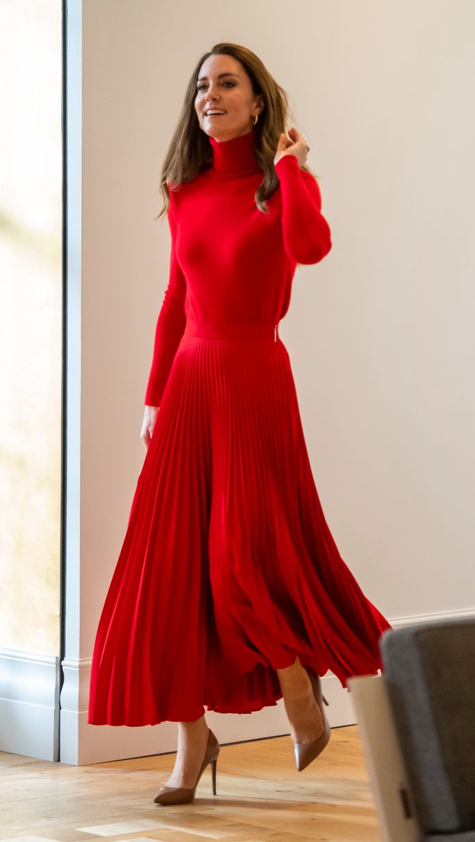 Kate Middleton fait sensation avec une robe d'un rouge flamboyant ...