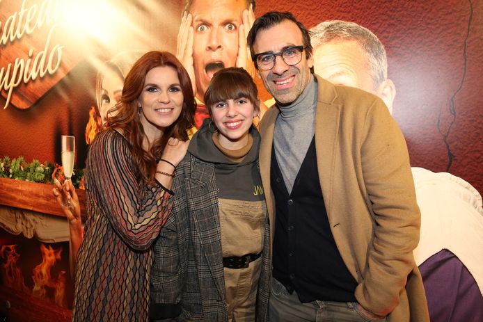 IN BEELD. ‘Chateau Cupido’ met Karen, Gert en James schiet raak op BV ...